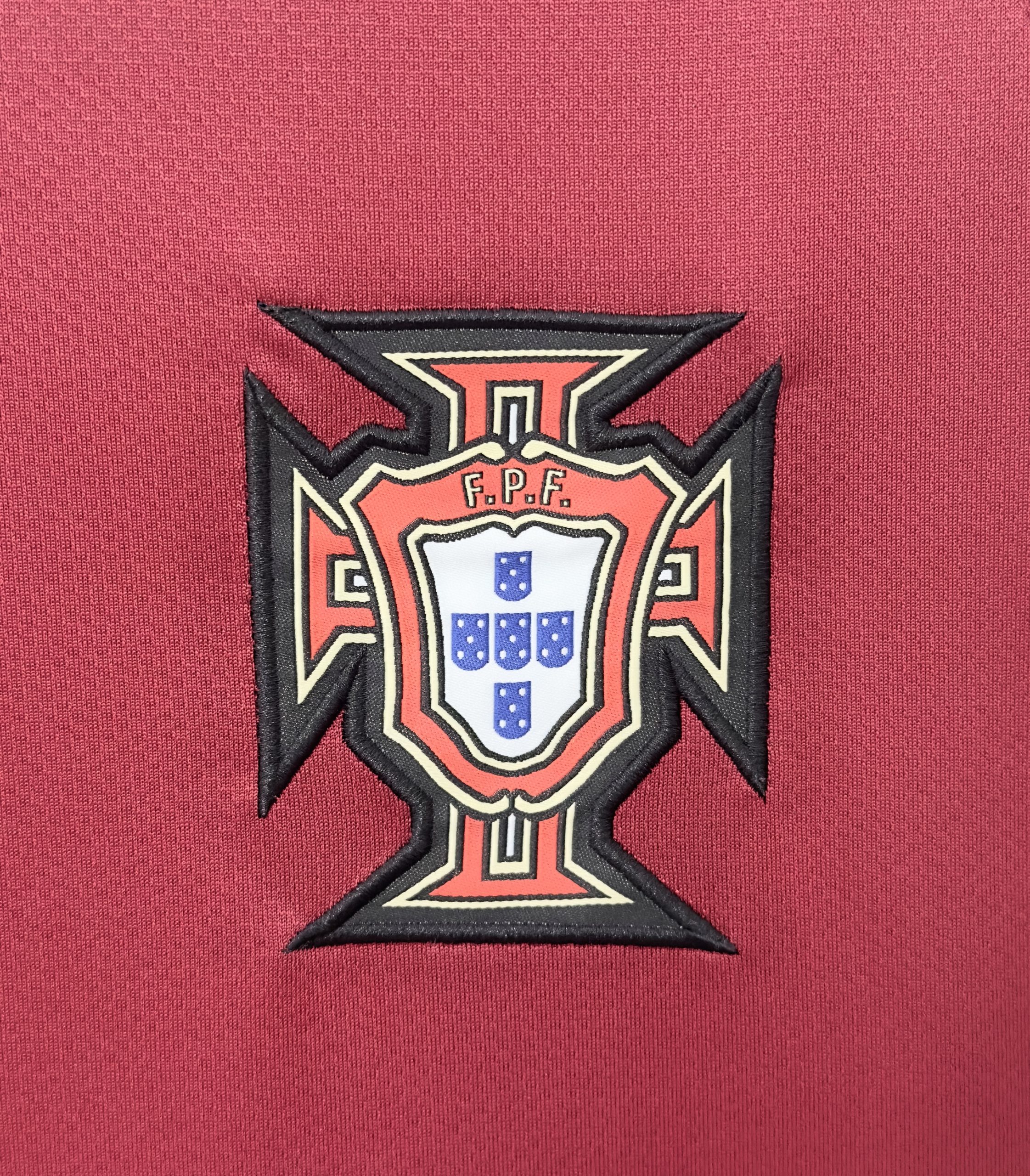 Retro 2006 Portugal Home Kit – sanbaer