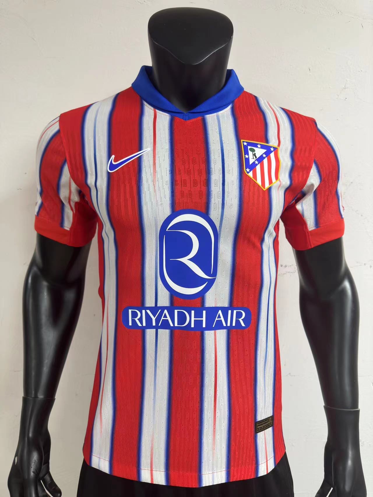 Player 2024-25 Atlético Madrid Home Kit – sanbaer